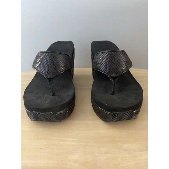 Volatile | Shoes | Volatile Wedge Sandals Womens Size 8 Black Snakeskin ...